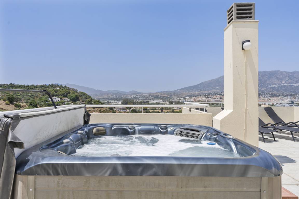 170 M² Apartment ∙ 4 Bedrooms ∙ 8 Guests - Fuengirola