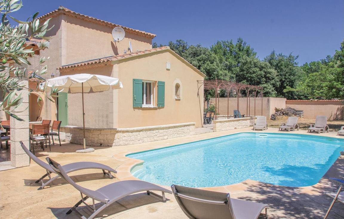 135 M² Maison De Vacances ∙ 3 Chambres ∙ 6 Personnes - Mazan