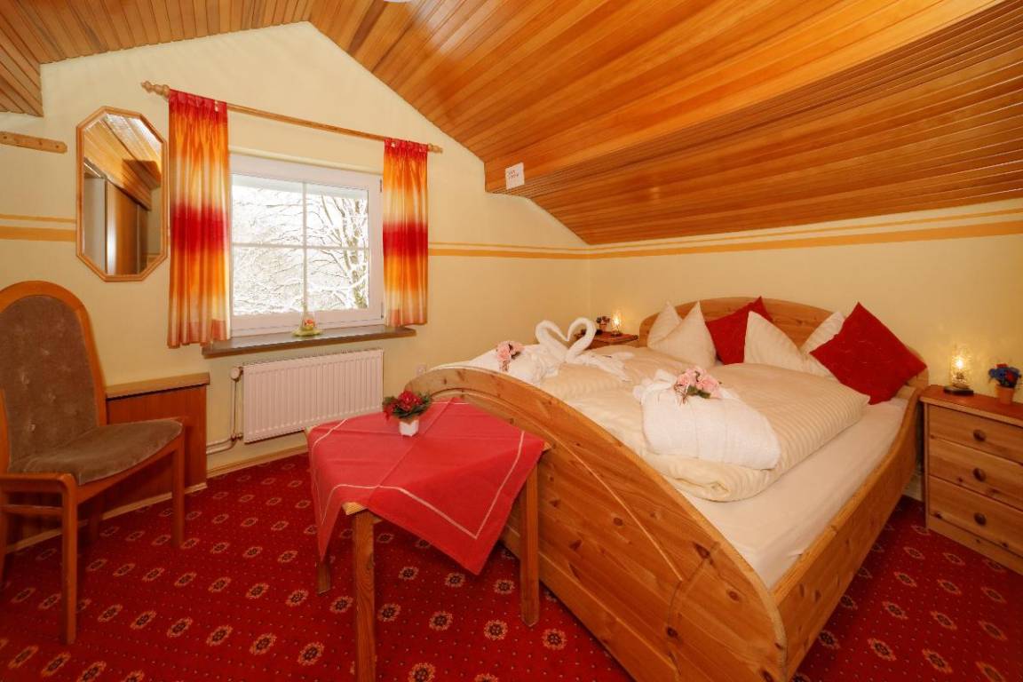 62 M² Ferienwohnung ∙ 2 Schlafzimmer ∙ 4 Gäste - Zwiesel