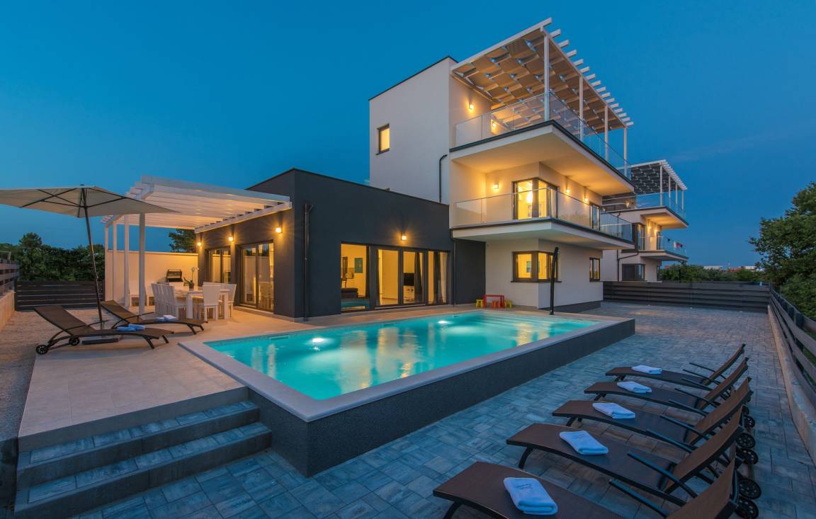 Villa ∙ 6 Bedrooms ∙ 12 Guests - Medulin