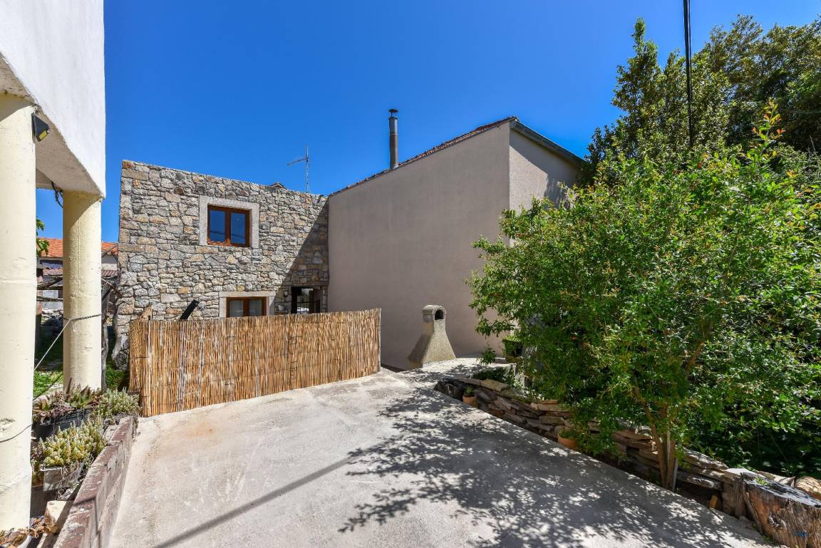 60 M² House ∙ 2 Bedrooms ∙ 5 Guests - Starigrad