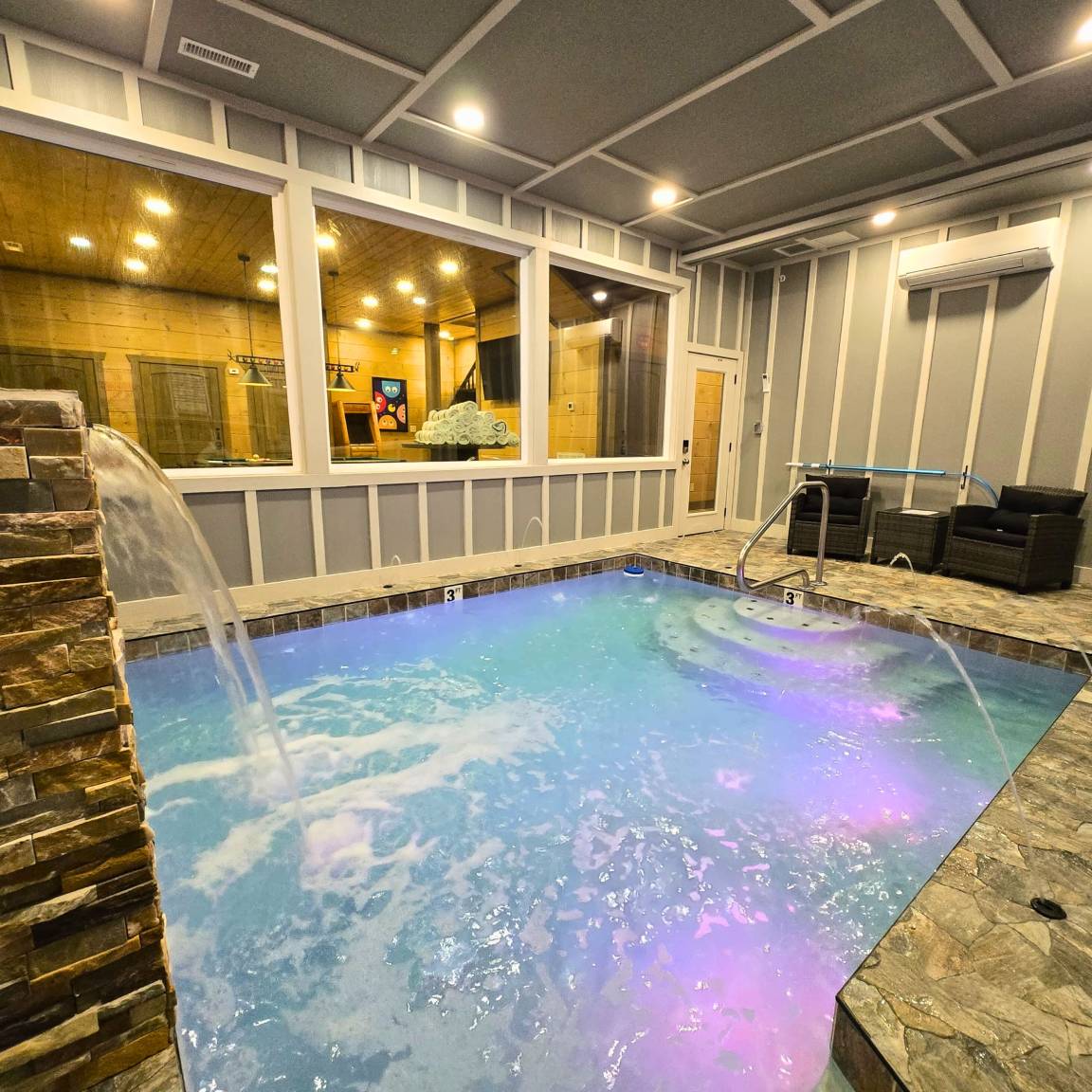 557 M² Cabin ∙ 12 Bedrooms ∙ 36 Guests - Sevierville, TN