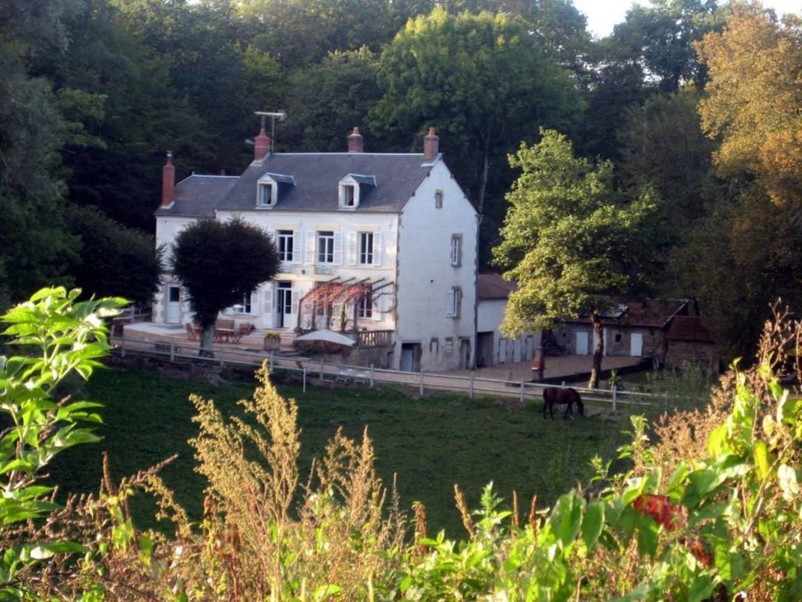 218 M² Cottage ∙ 6 Chambres ∙ 12 Personnes - Nièvre