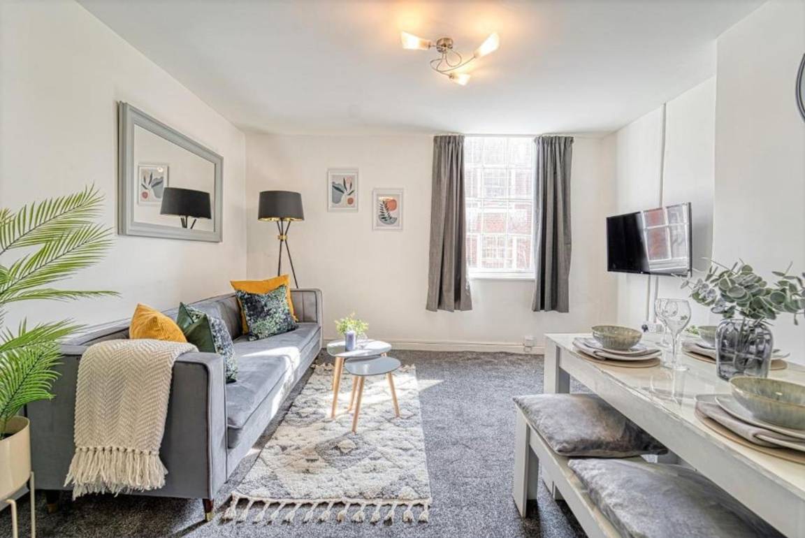 Apartment ∙ 2 Bedrooms ∙ 4 Guests - Worcestershire