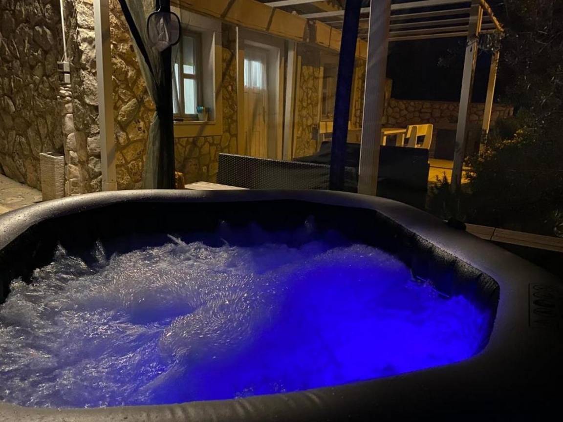 46 M² Ferienhaus ∙ 2 Schlafzimmer ∙ 4 Gäste - Mali Lošinj