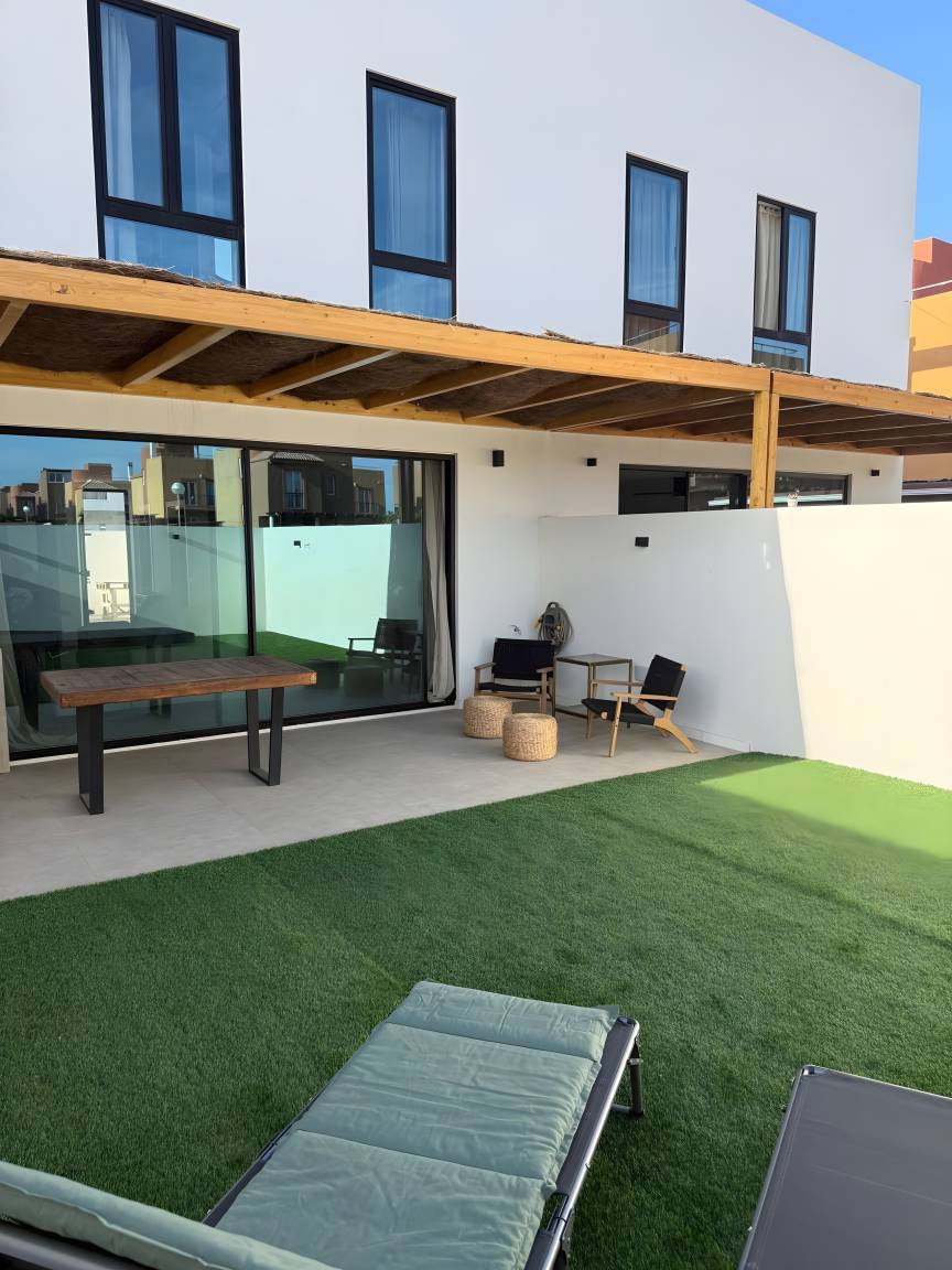80 M² Casa ∙ 3 Habitaciones ∙ 5 Huéspedes - Corralejo