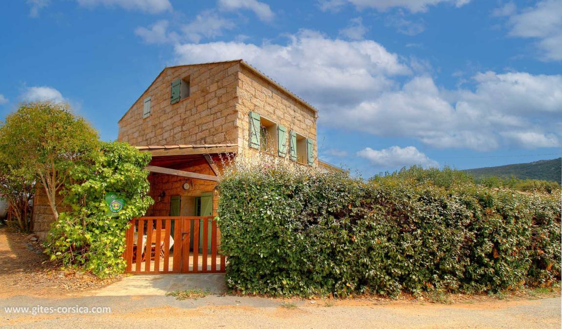 74 M² Gîte ∙ 3 Chambres ∙ 6 Personnes - Corse