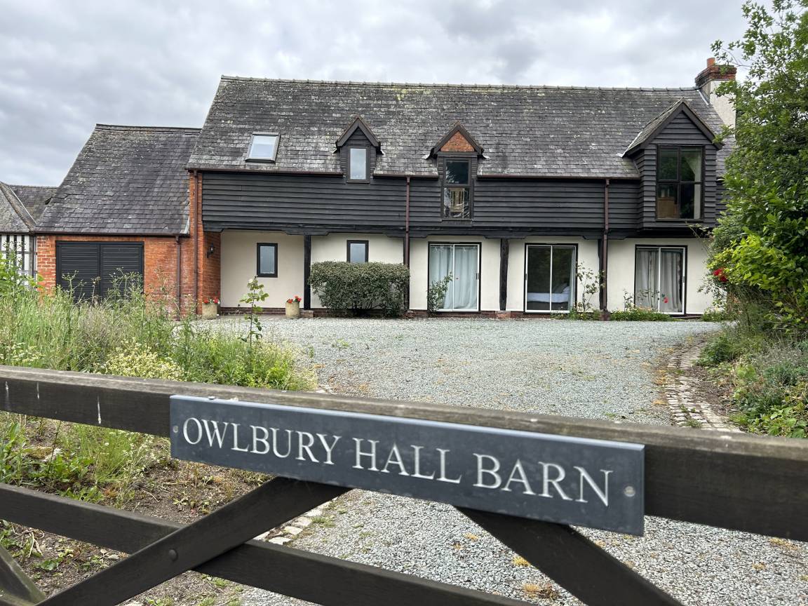 Cottage ∙ 3 Bedrooms ∙ 8 Guests - West Midlands