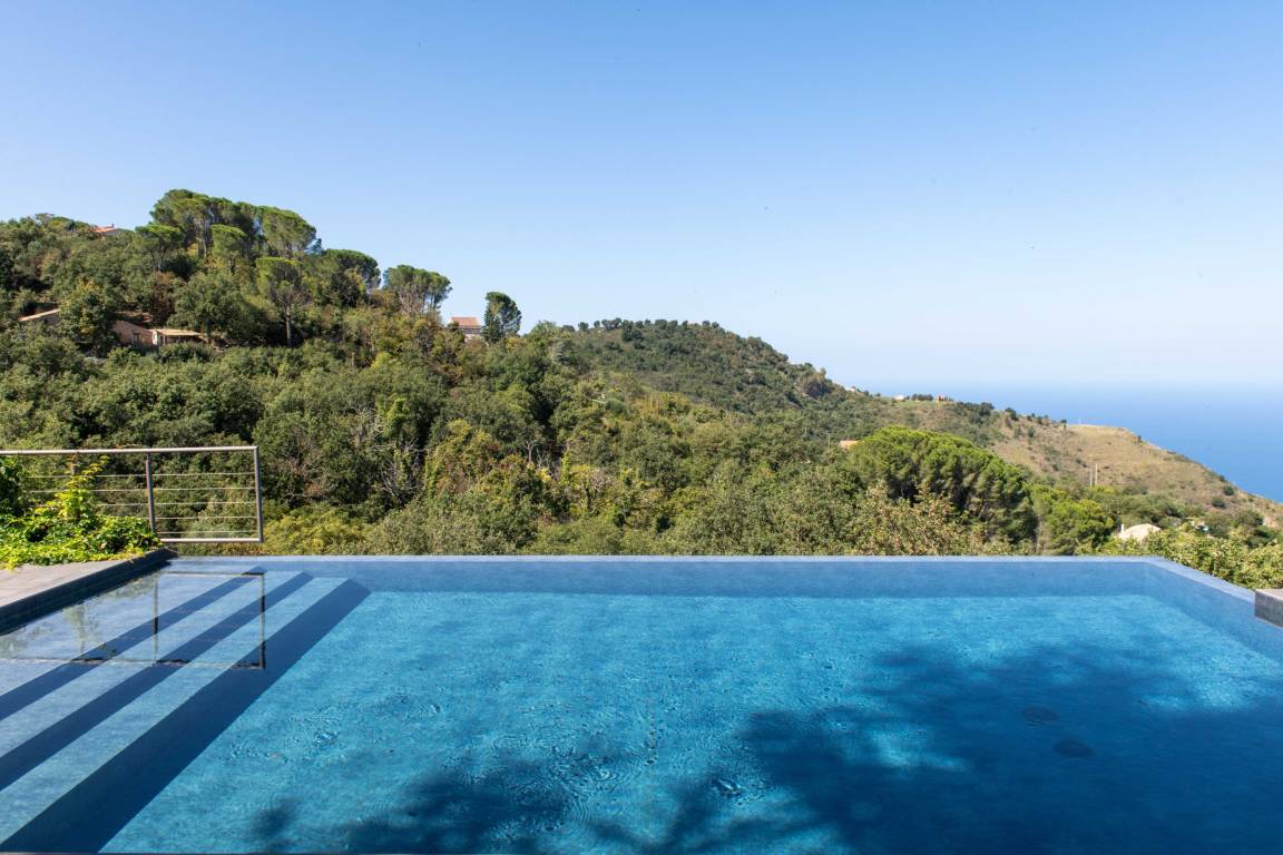 250 M² Villa ∙ 4 Bedrooms ∙ 8 Guests - Cefalù