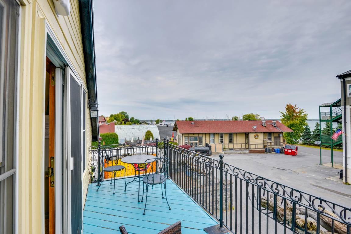 50 M² Apartment ∙ 2 Guests - Sackets Harbor, NY