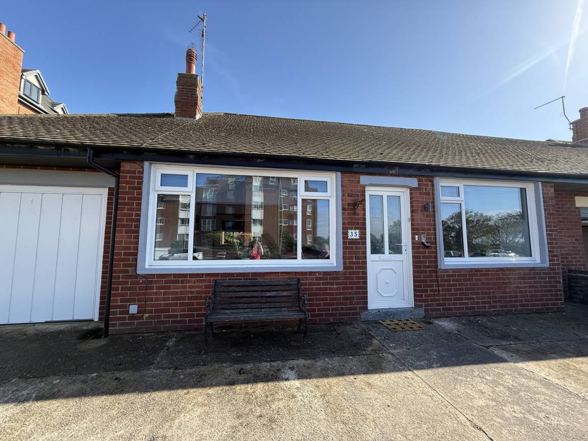 Cottage ∙ 2 Bedrooms ∙ 4 Guests - Lytham St Annes