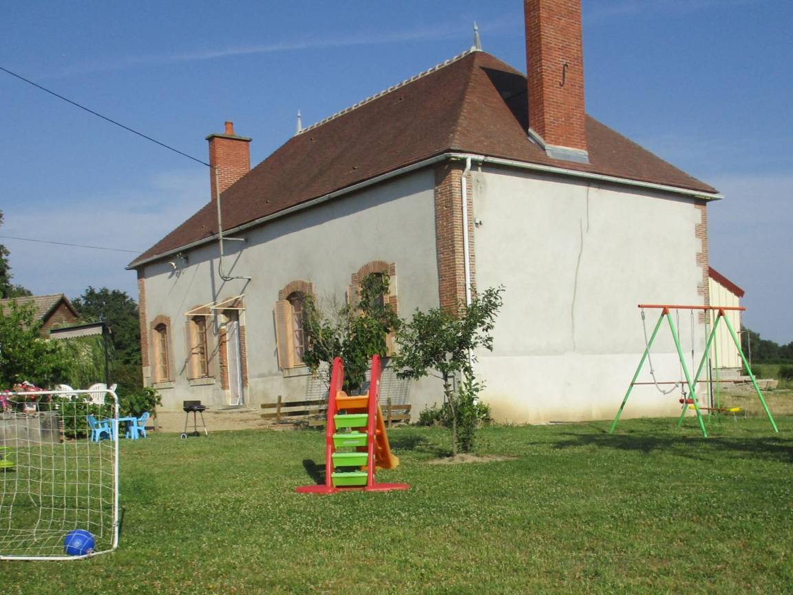 85 M² Cottage ∙ 3 Bedrooms ∙ 6 Guests - Auvergne
