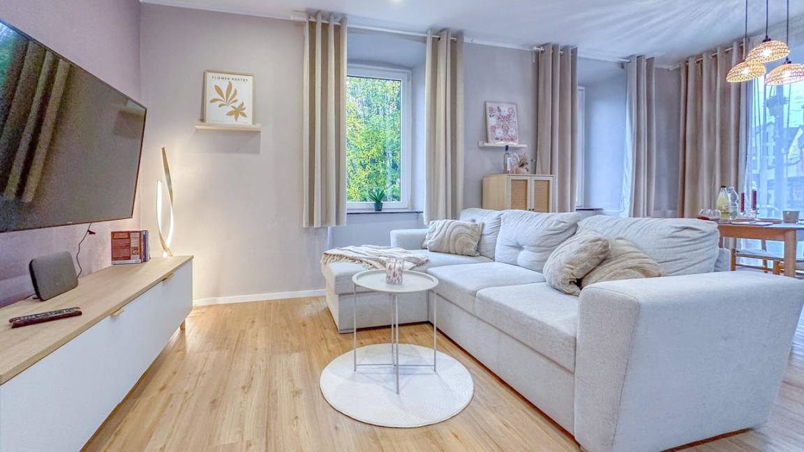 70 M² Ferienhaus ∙ 1 Schlafzimmer ∙ 3 Gäste - Hillesheim