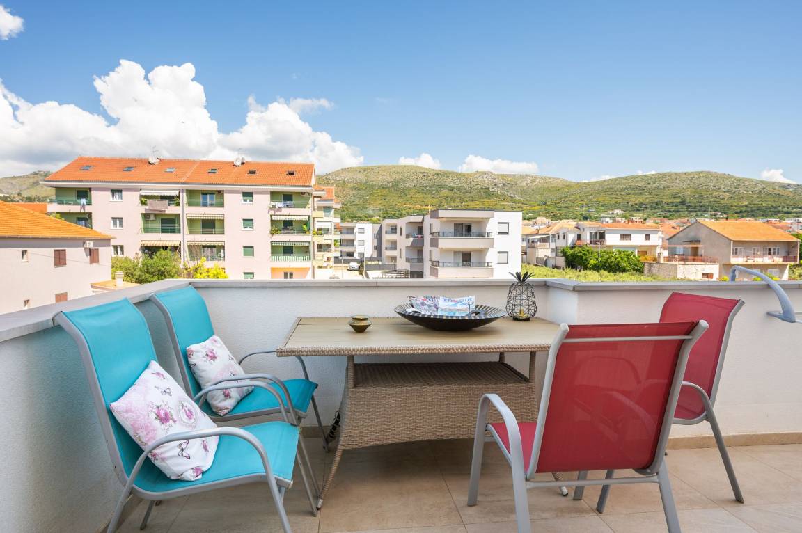 73 M² Apartment ∙ 2 Bedrooms ∙ 6 Guests - Okrug Gornji