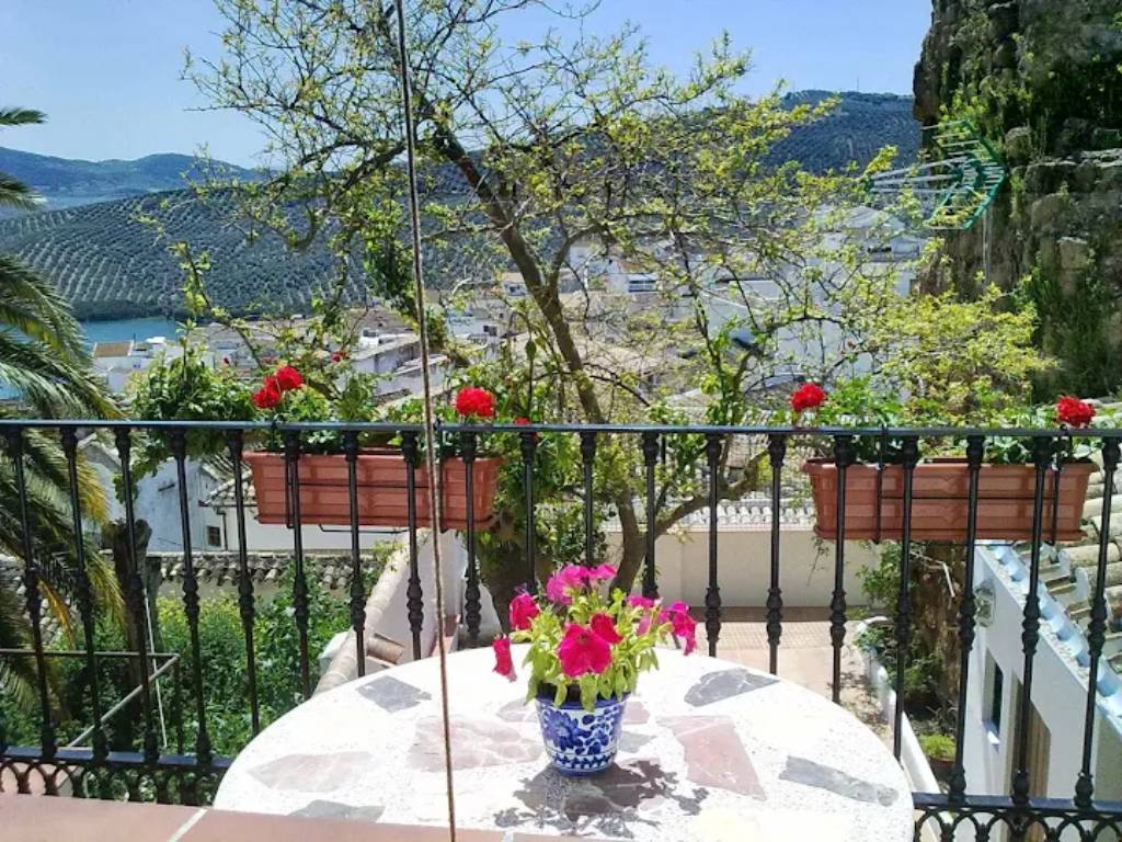 152 M² Casa ∙ 5 Habitaciones ∙ 8 Huéspedes - Iznájar