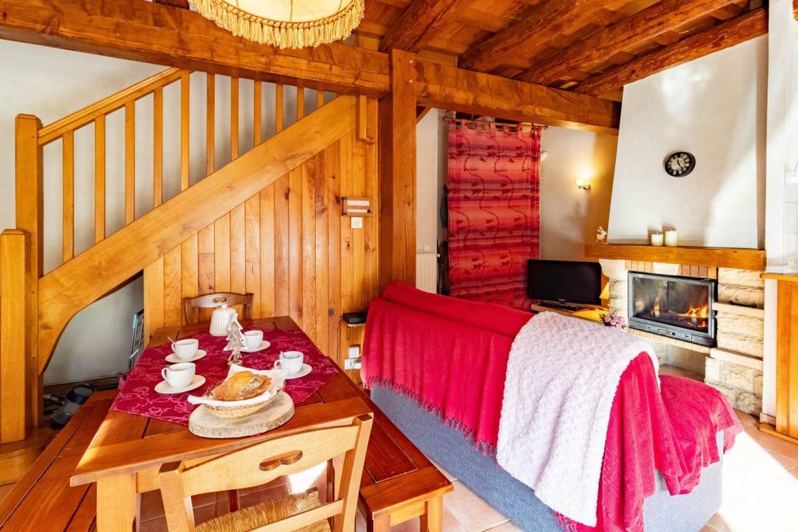75 M² Gîte ∙ 2 Bedrooms ∙ 4 Guests - Pyrenees