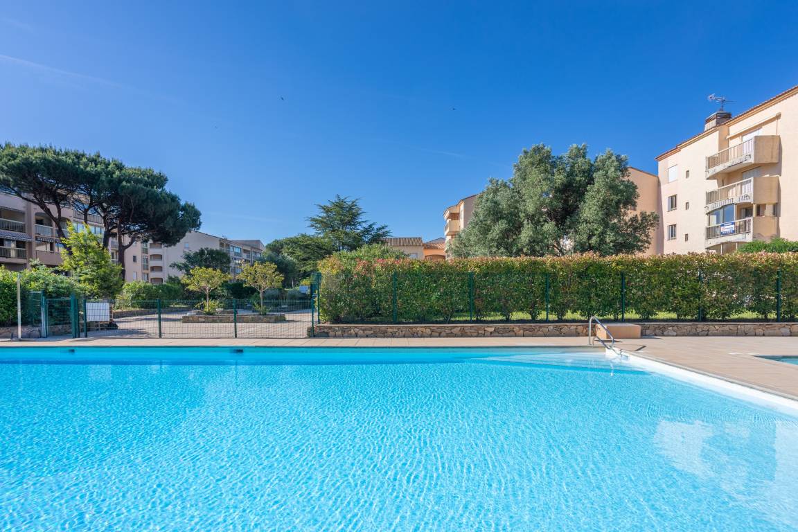 42 M² Appartement ∙ 1 Chambre ∙ 4 Personnes - Grimaud