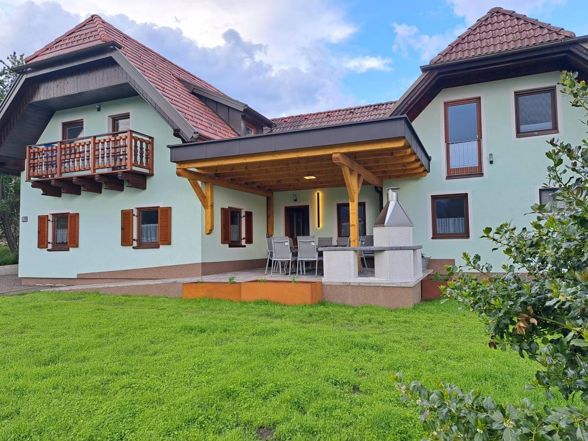 186 M² Hotel ∙ 6 Bedrooms ∙ 16 Guests - Styria
