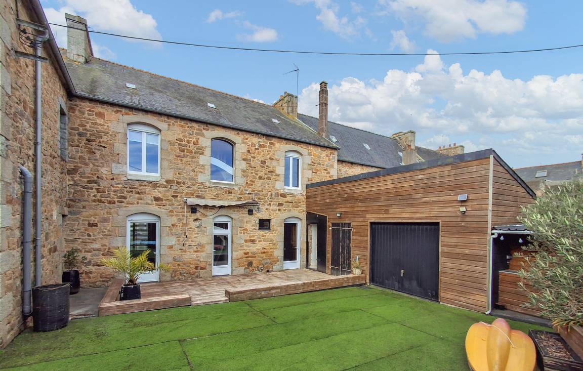 140 M² Duplex ∙ 4 Chambres ∙ 8 Personnes - Trélévern