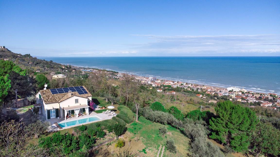 274 M² Villa ∙ 3 Camere Da Letto ∙ 8 Ospiti - Montesilvano