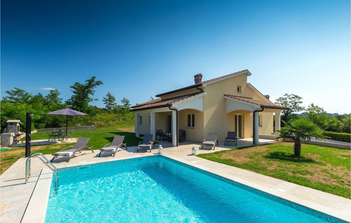 136 M² House ∙ 3 Bedrooms ∙ 7 Guests - Pazin