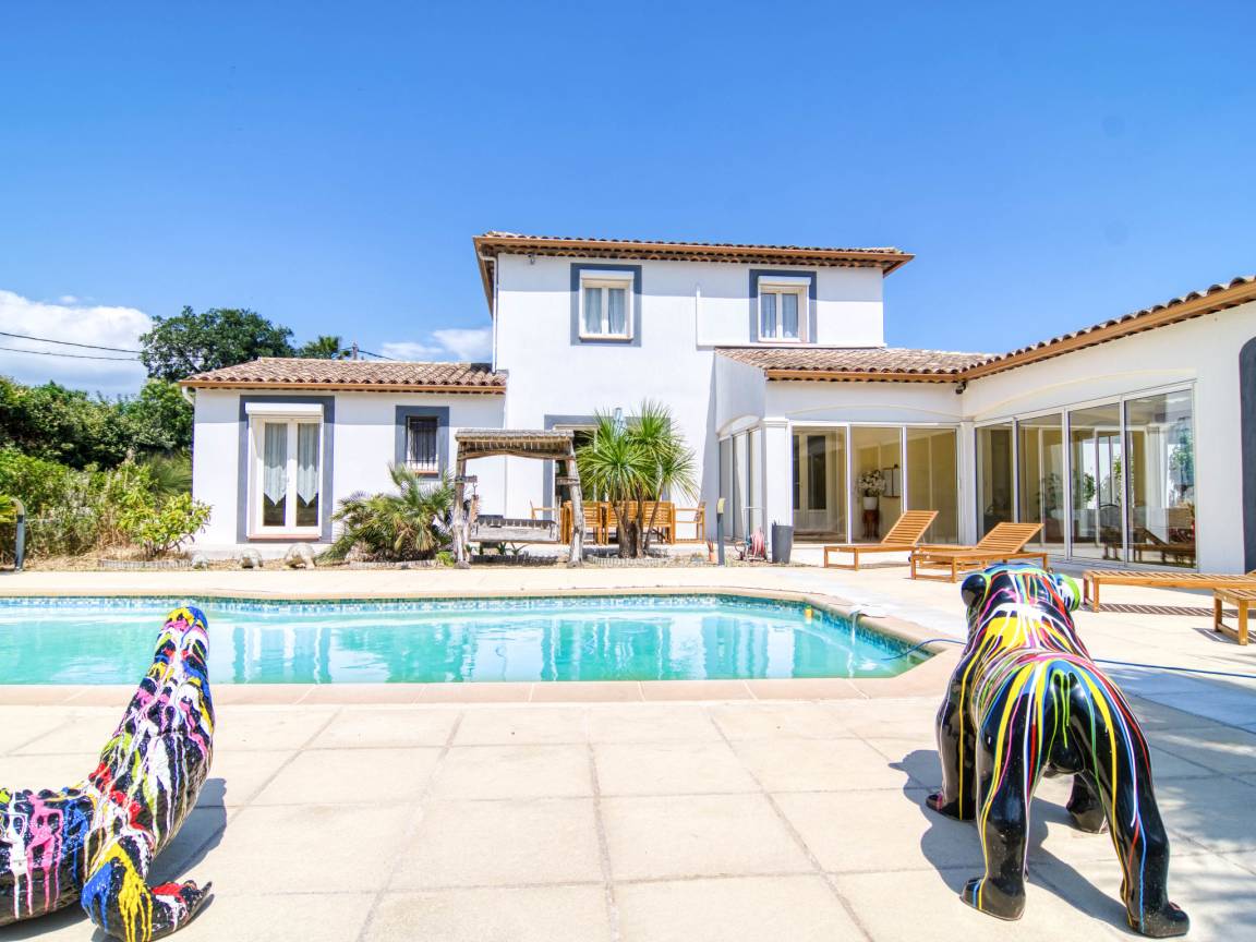 200 M² Maison De Vacances ∙ 4 Chambres ∙ 8 Personnes - Roquebrune-sur-Argens