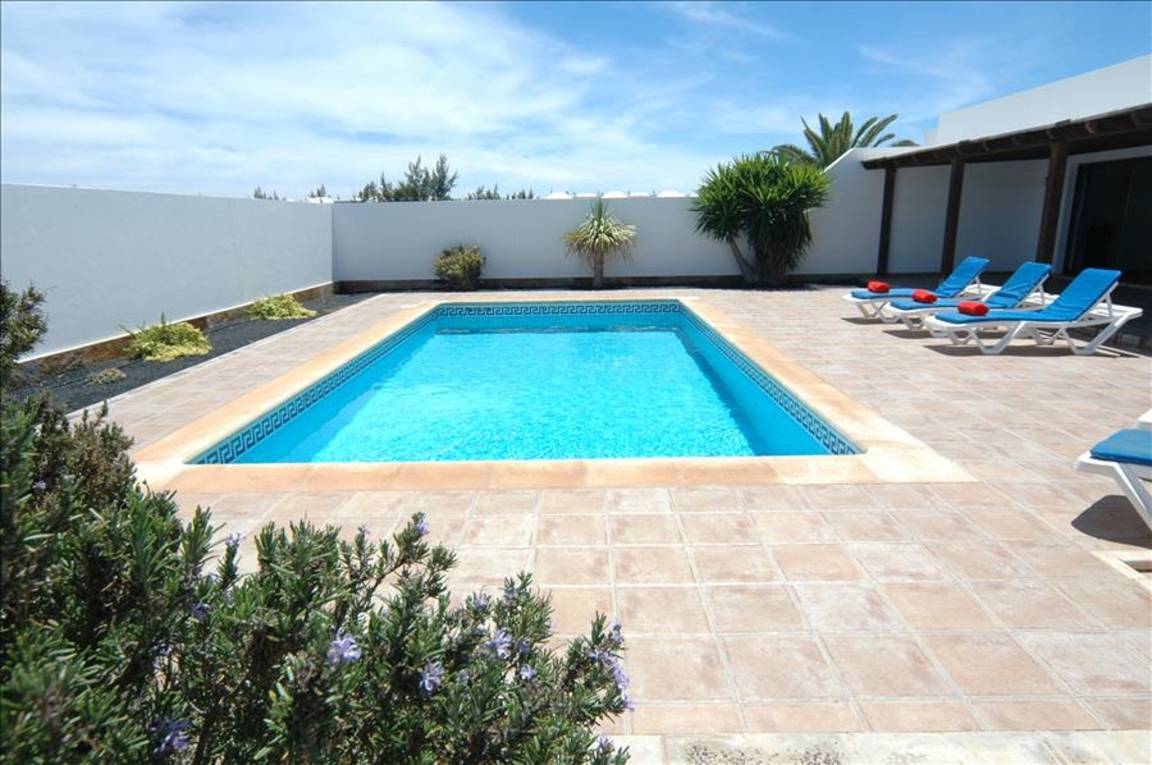 200 M² Villa ∙ 3 Habitaciones ∙ 6 Huéspedes - Playa Blanca
