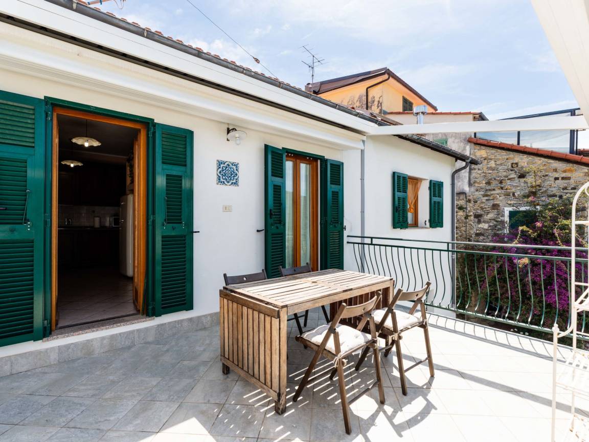 70 M² Maison De Vacances ∙ 2 Chambres ∙ 4 Personnes - Imperia
