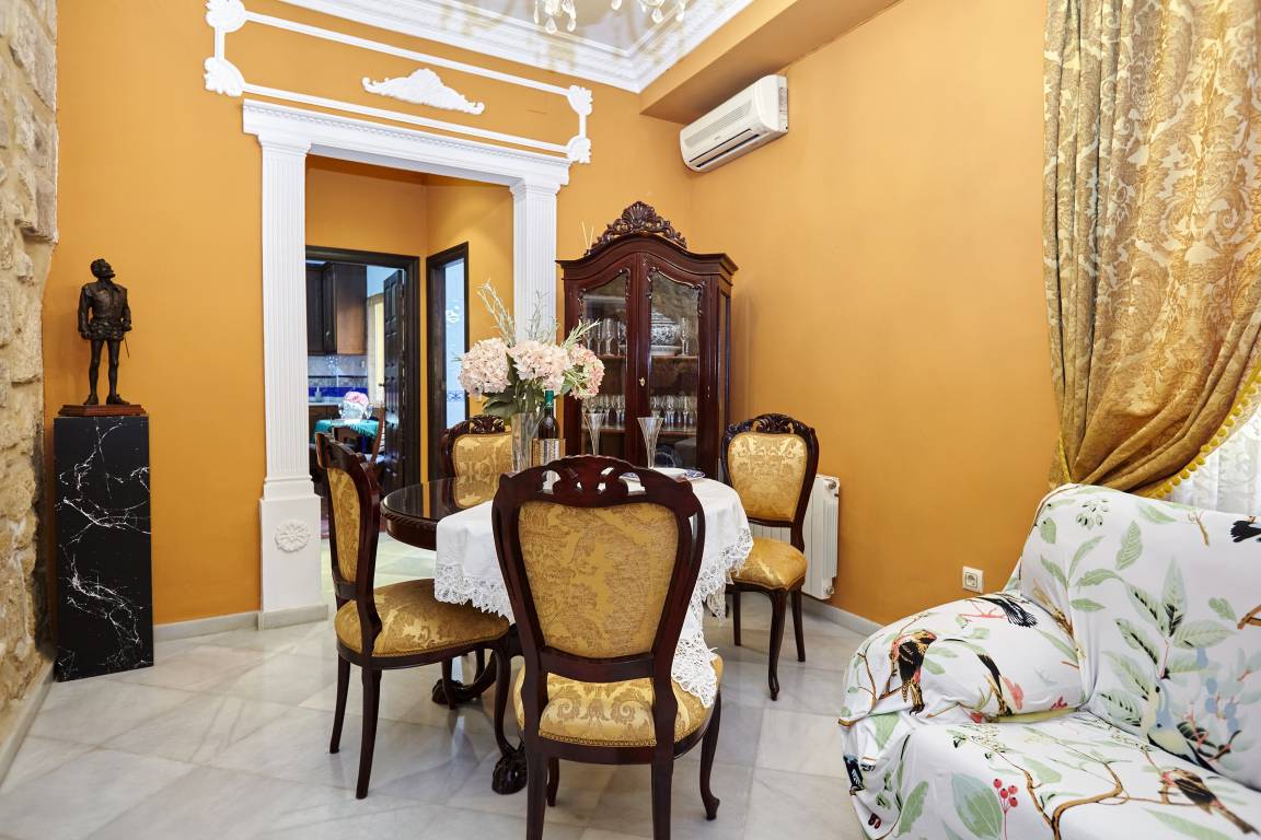 150 M² Casa ∙ 2 Habitaciones ∙ 4 Huéspedes - Baeza
