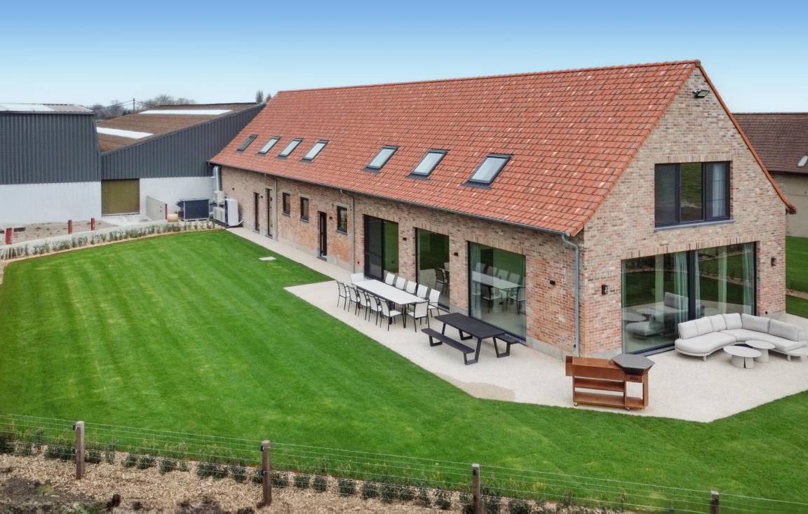 390 M² Ferienhaus ∙ 8 Schlafzimmer ∙ 22 Gäste - Ostende