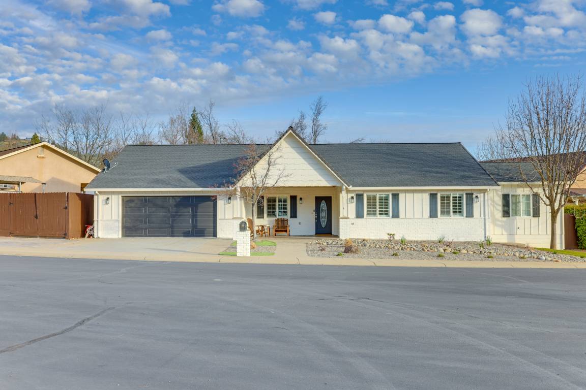 204 M² House ∙ 4 Bedrooms ∙ 8 Guests - Murphys, CA