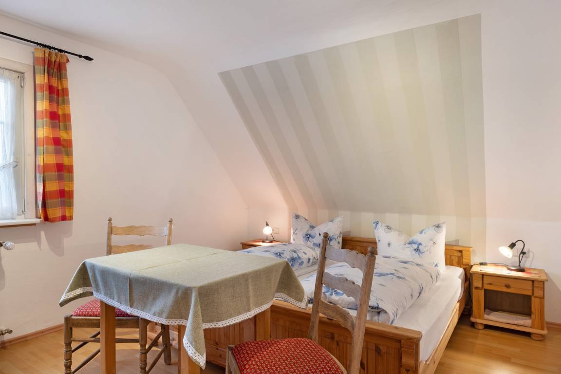 65 M² Ferienwohnung ∙ 2 Schlafzimmer ∙ 4 Gäste - Lenzkirch