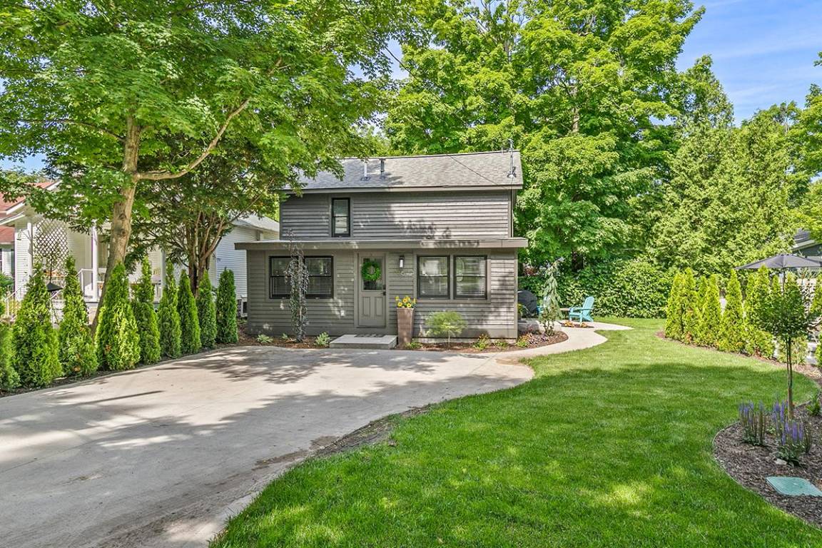 84 M² Cottage ∙ 2 Bedrooms ∙ 4 Guests - Saugatuck, MI