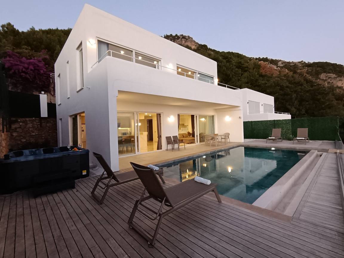 160 M² House ∙ 4 Bedrooms ∙ 8 Guests - Alanya