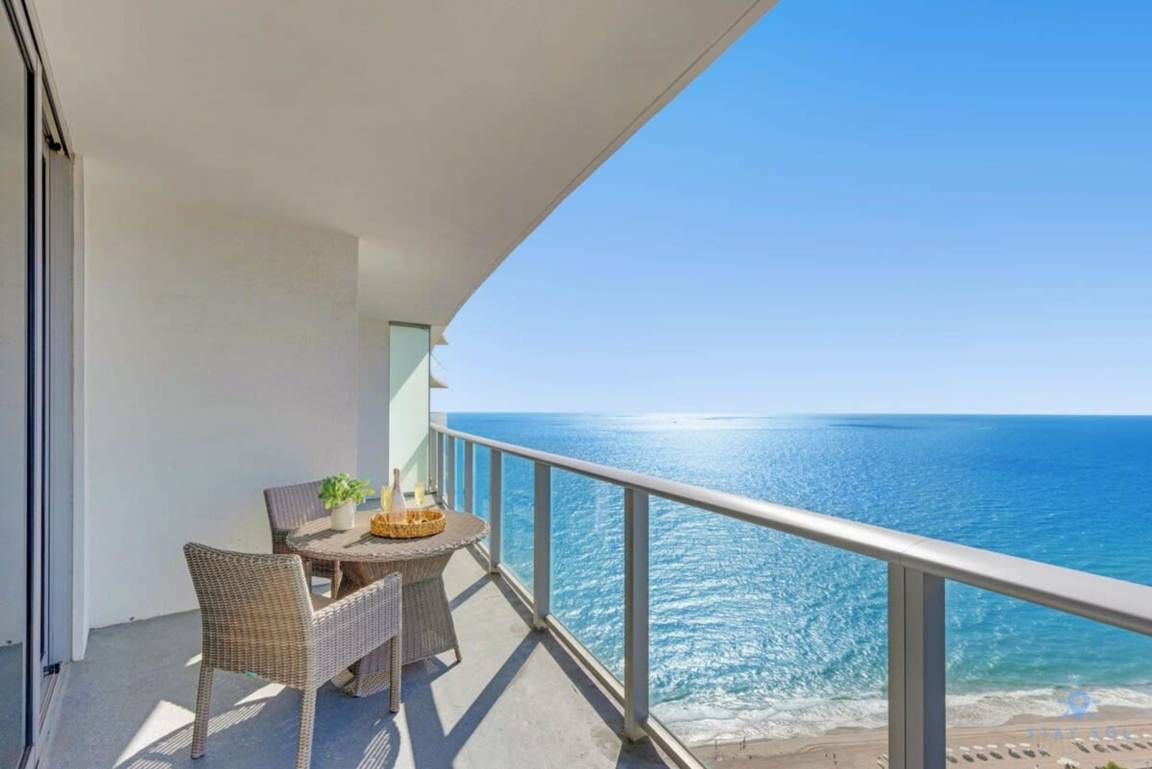 Apartment ∙ 2 Bedrooms ∙ 6 Guests - Hollywood, FL
