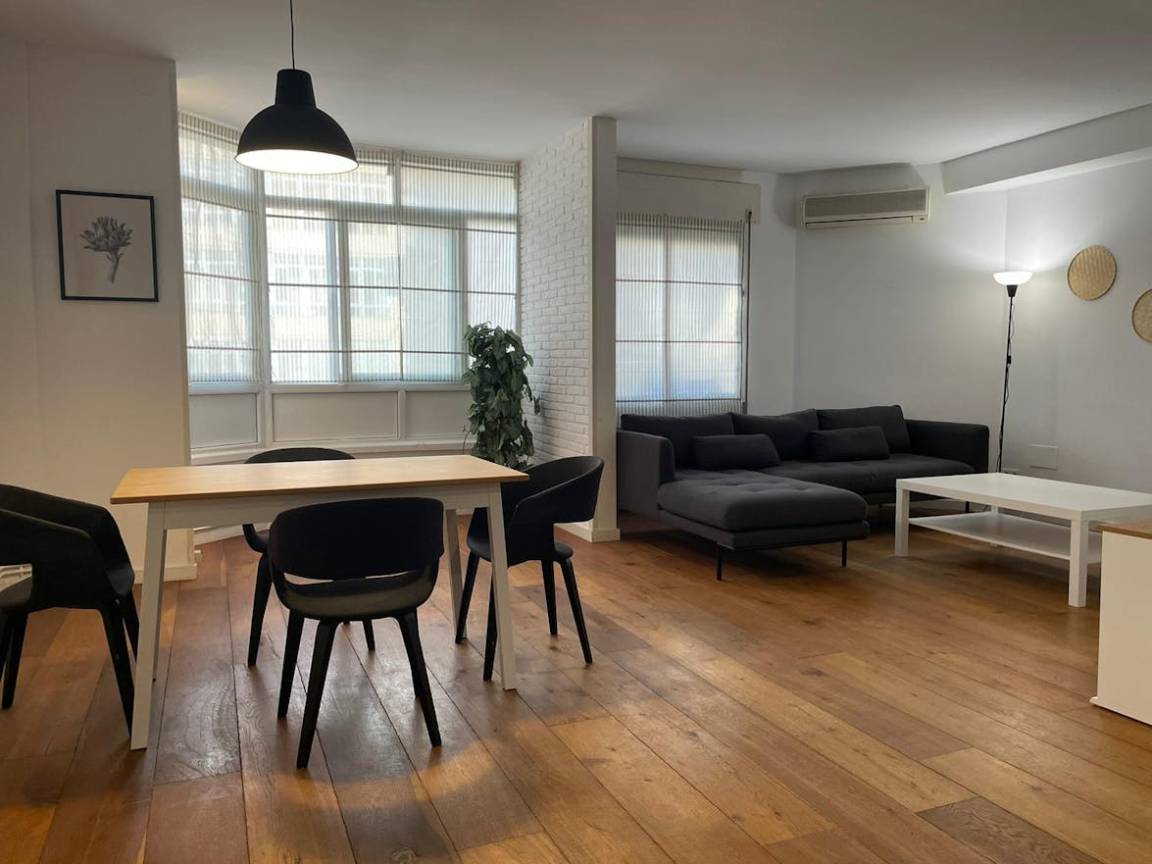 120 M² Apartamento ∙ 3 Quartos ∙ 3 Hóspedes - Sant Cugat del Vallès