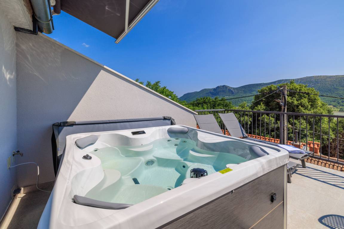 200 M² Ferienhaus ∙ 4 Schlafzimmer ∙ 8 Gäste - Novi Vinodolski