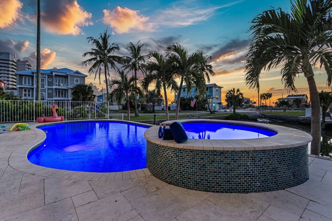 321 M² House ∙ 6 Bedrooms ∙ 14 Guests - Fort Myers Beach, FL