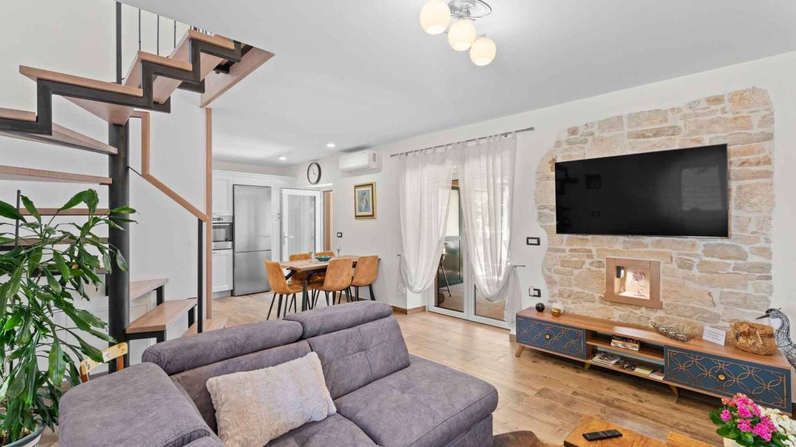 80 M² House ∙ 2 Bedrooms ∙ 4 Guests - Novigrad