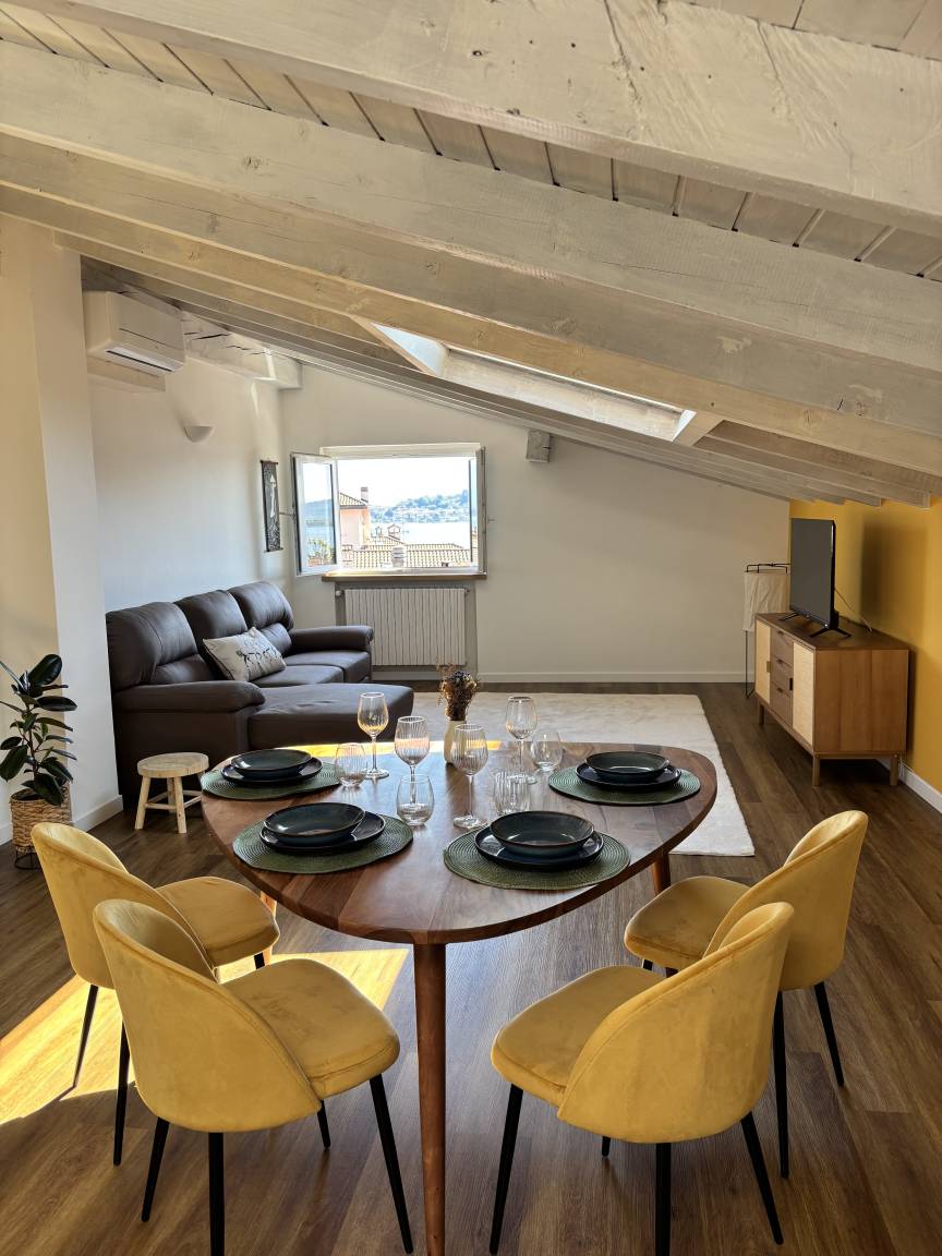 99 M² Ferienwohnung ∙ 1 Schlafzimmer ∙ 4 Gäste - Meina
