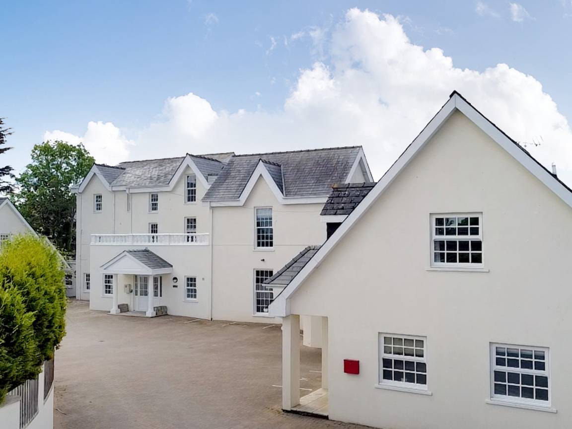 Cottage ∙ 4 Bedrooms ∙ 8 Guests - Tenby
