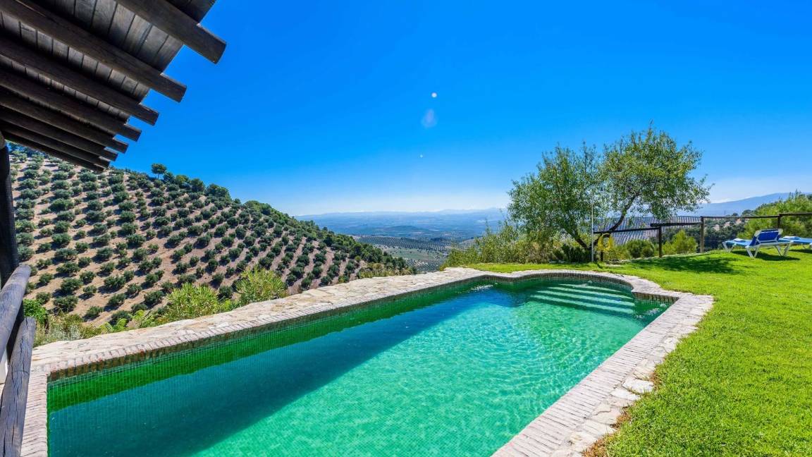 120 M² Casa ∙ 4 Habitaciones ∙ 7 Huéspedes - Montefrío