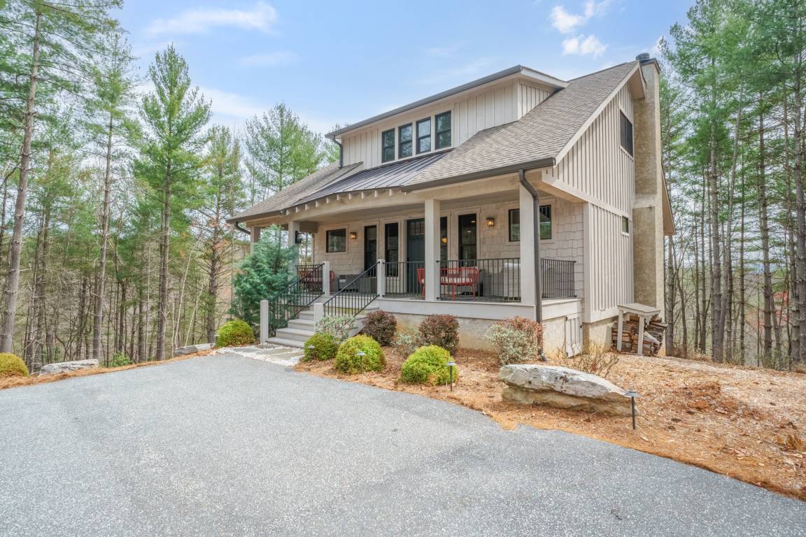 247 M² House ∙ 3 Bedrooms ∙ 8 Guests - Lake James, NC