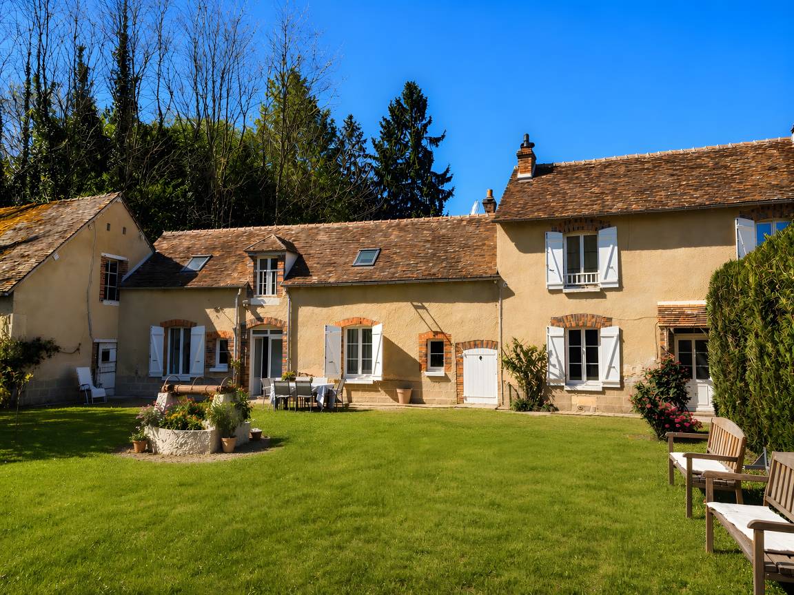 150 M² Maison De Vacances ∙ 5 Chambres ∙ 13 Personnes - Montargis