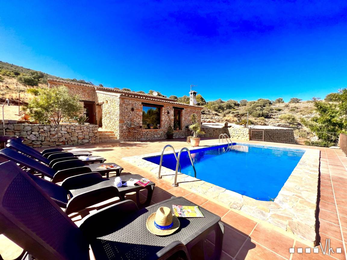 173 M² Villa ∙ 3 Bedrooms ∙ 7 Guests - Costa Blanca