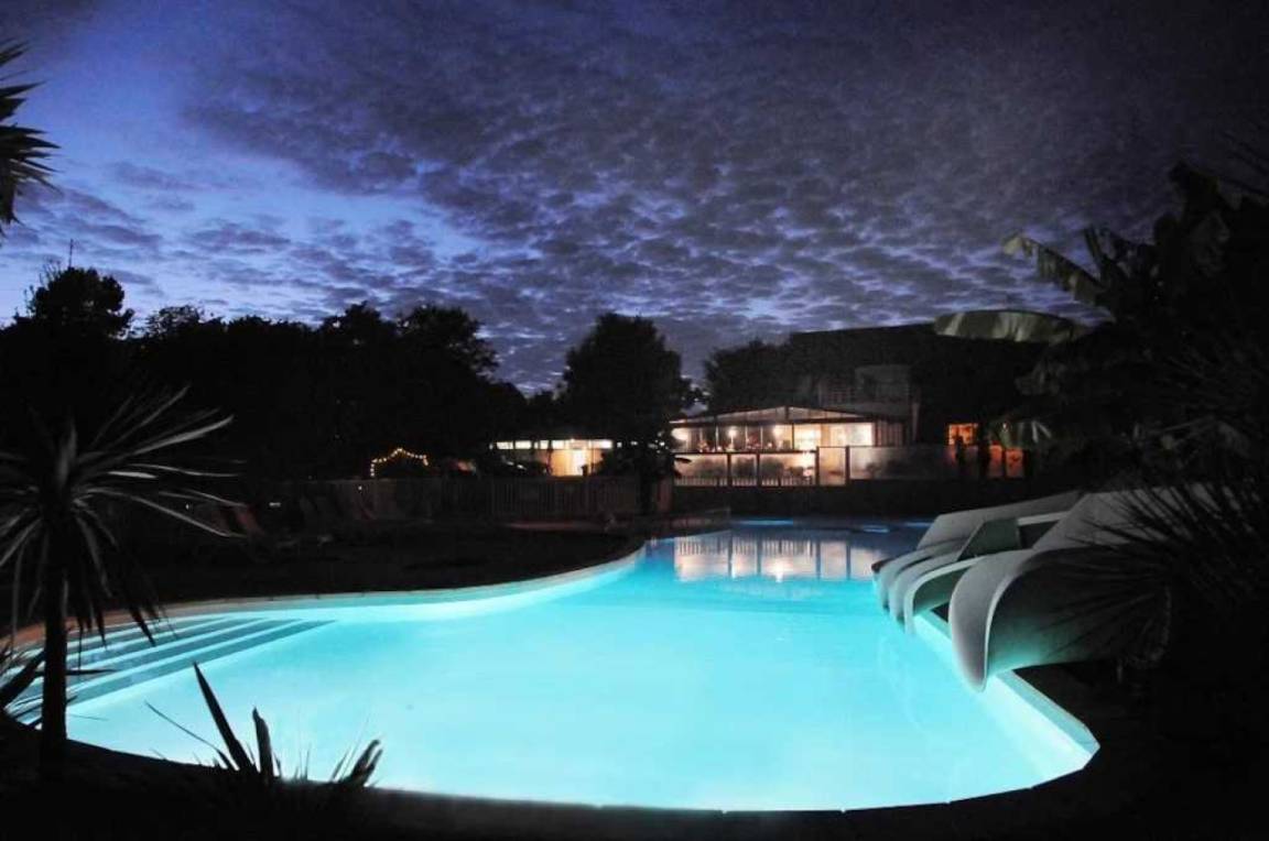 27 M² Camping ∙ 2 Chambres ∙ 4 Personnes - Île-Tudy
