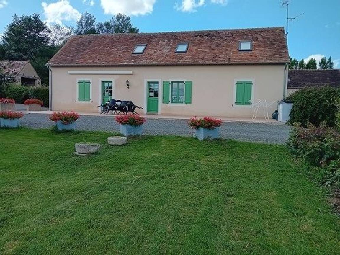 125 M² Cottage ∙ 3 Bedrooms ∙ 8 Guests - Loire Valley