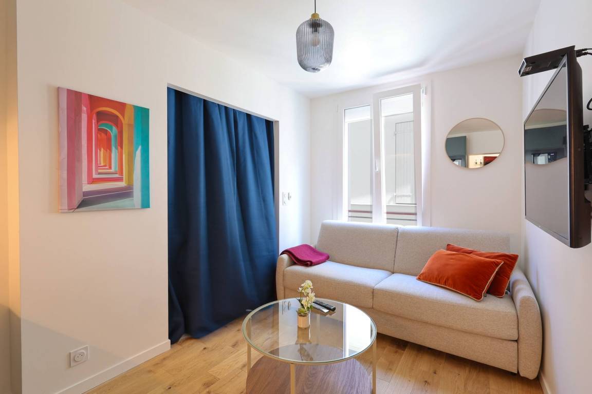 60 M² Huoneisto ∙ 2 Makuuhuonetta ∙ 7 Vierasta - Gare Montparnasse - Paris