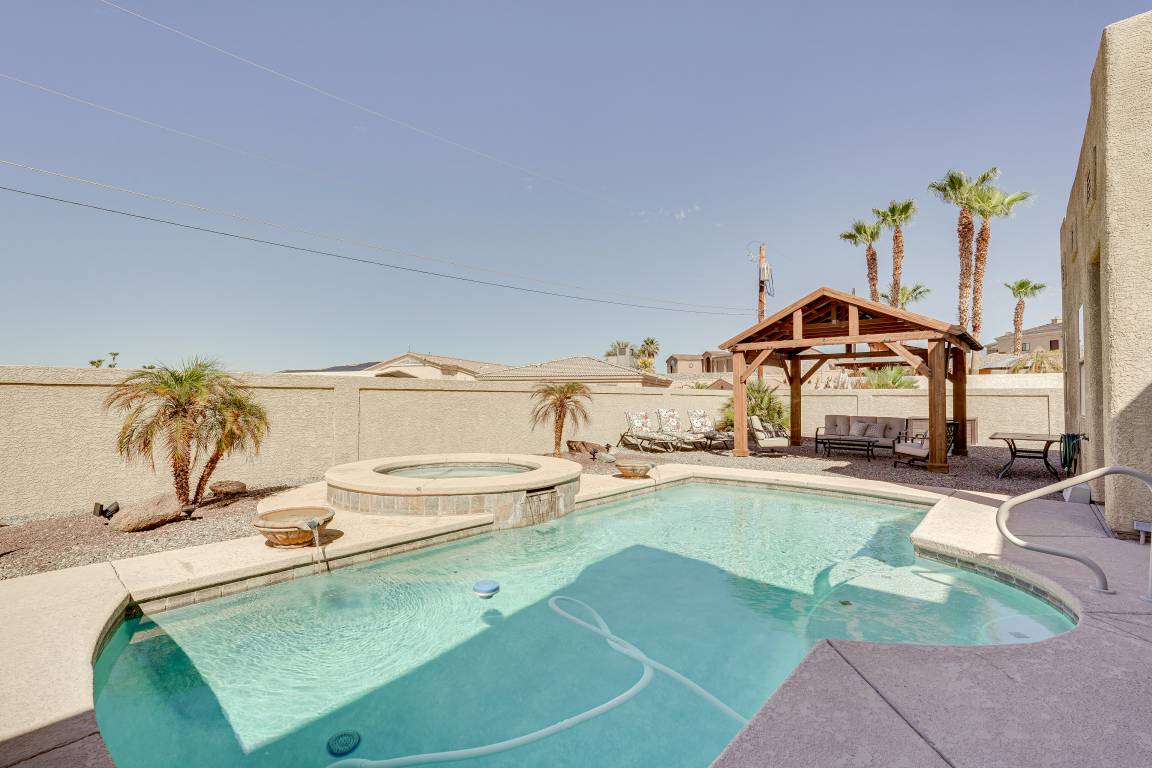 231 M² House ∙ 5 Bedrooms ∙ 14 Guests - Lake Havasu City, AZ