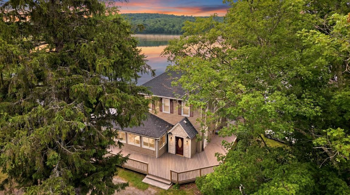 Alojamiento ∙ 6 Habitaciones ∙ 18 Huéspedes - Bethel, NY